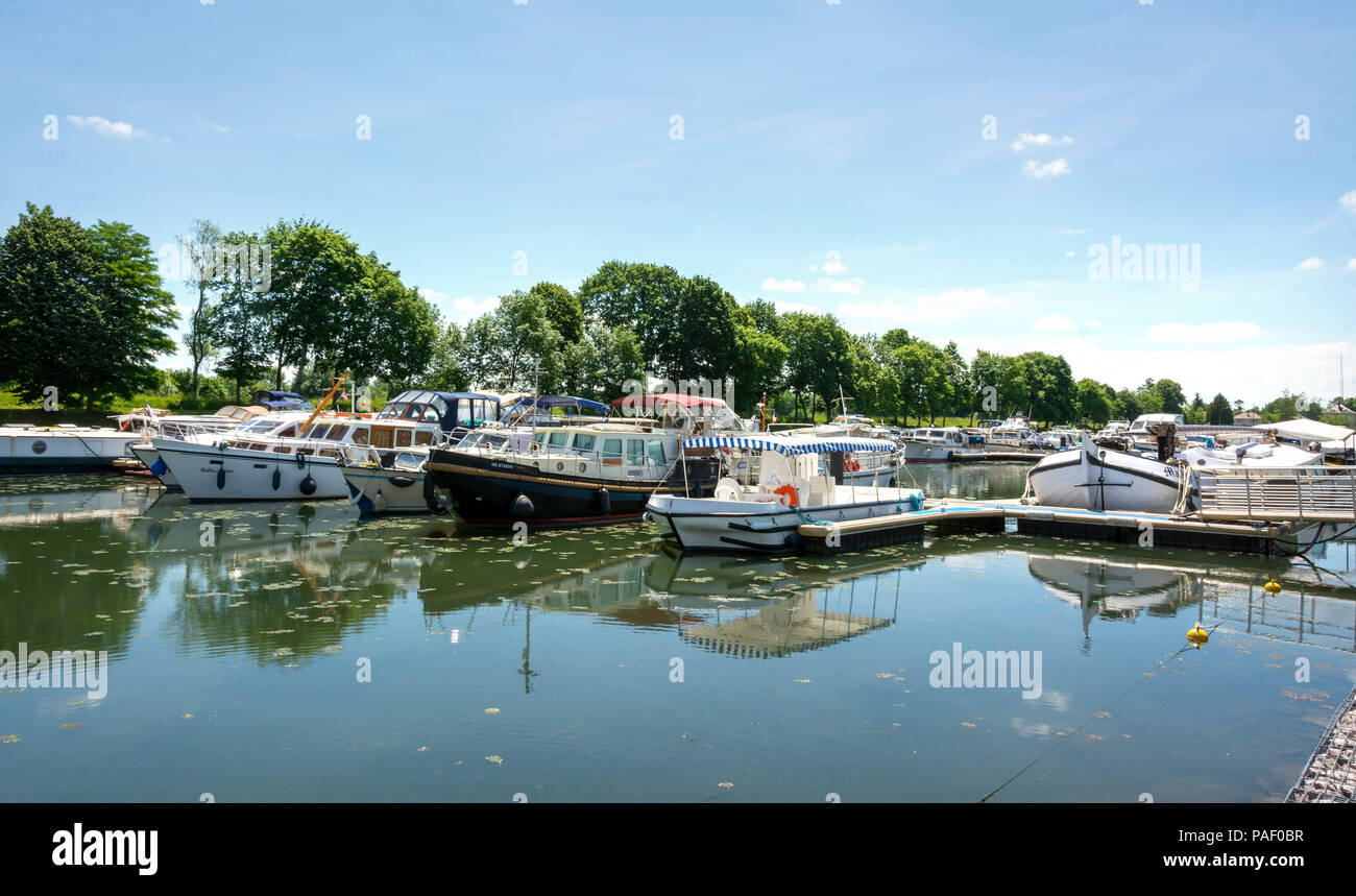 Decize, port village, Nievre department, Bourgogne-Franche-Comté ...