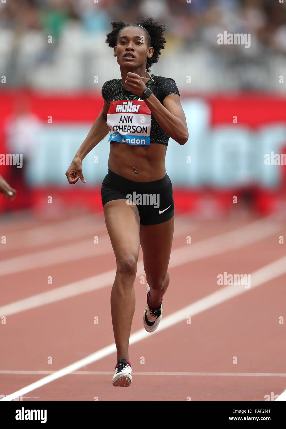 Jamaicas stephanie ann mcpherson hi-res stock photography and images ...