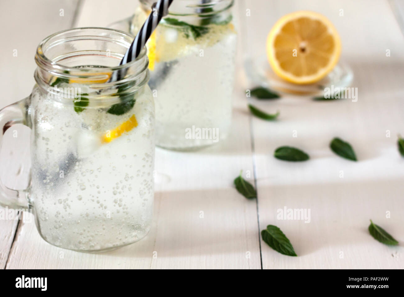 Emon juice hi-res stock photography and images - Alamy