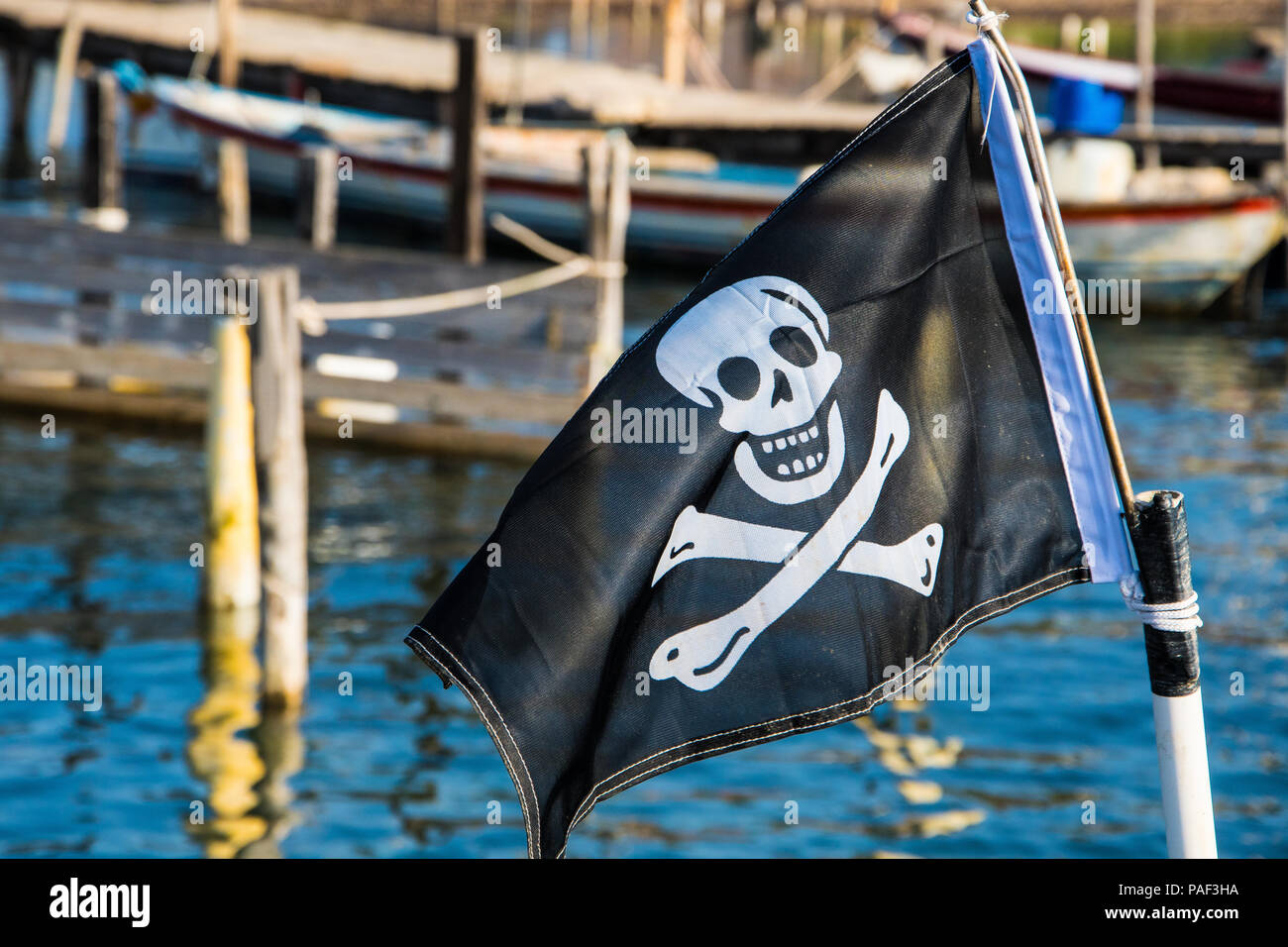 Pirate ship flag waving hi-res stock photography and images - Alamy