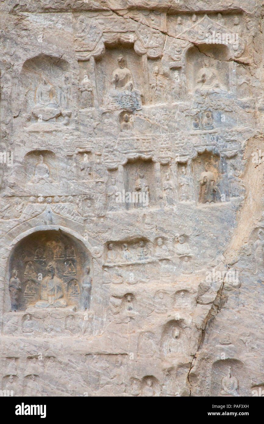 Famous Longmen Grottoes (statues of Buddha and Bodhisattvas carved in ...