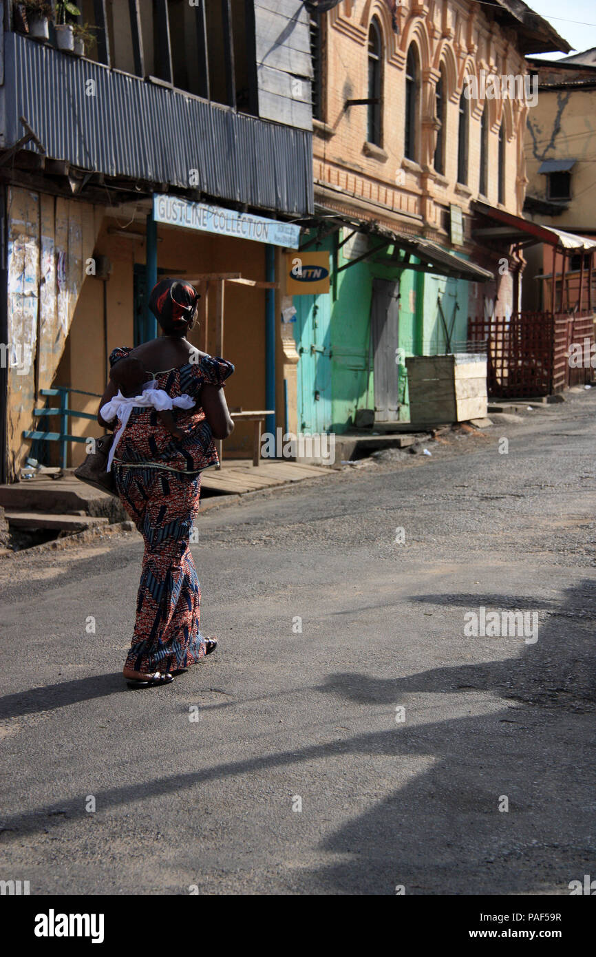 Traditional clothing ghana hi-res stock photography and images - Alamy
