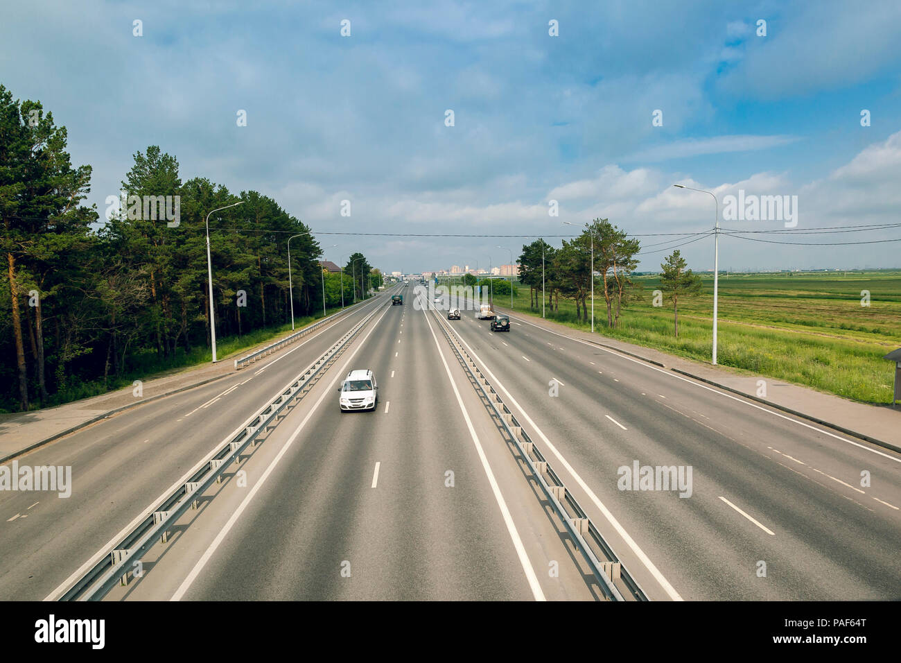 Two lane freeway hi-res stock photography and images - Alamy