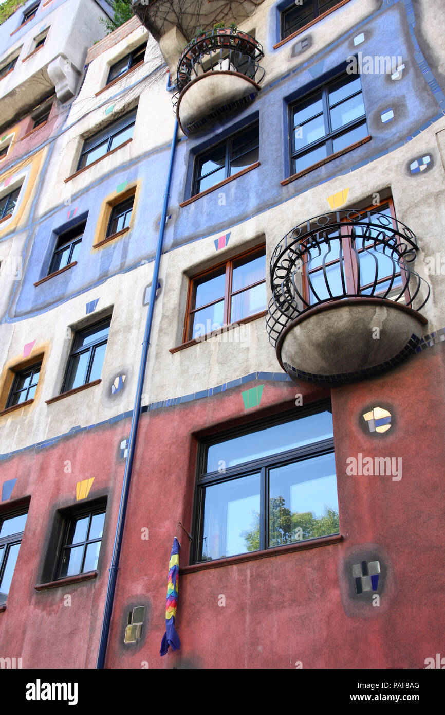Windows hundertwasserhaus in vienna hi-res stock photography and images ...