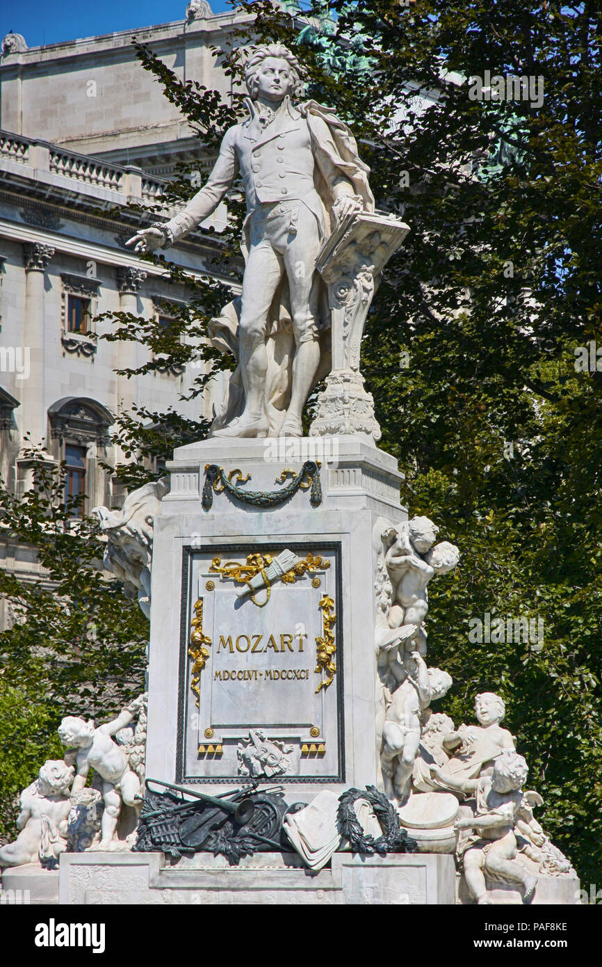 Memorial musical genius composer hi-res stock photography and images ...