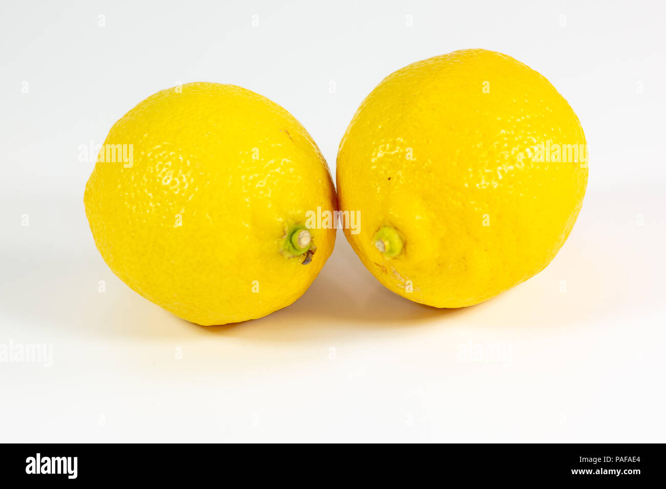 Fresh squeezed lemon juice hi-res stock photography and images - Alamy