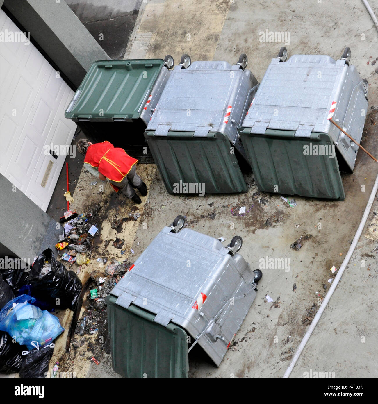 cleaning of the territory. Cleaning and cleaning of containers for ...