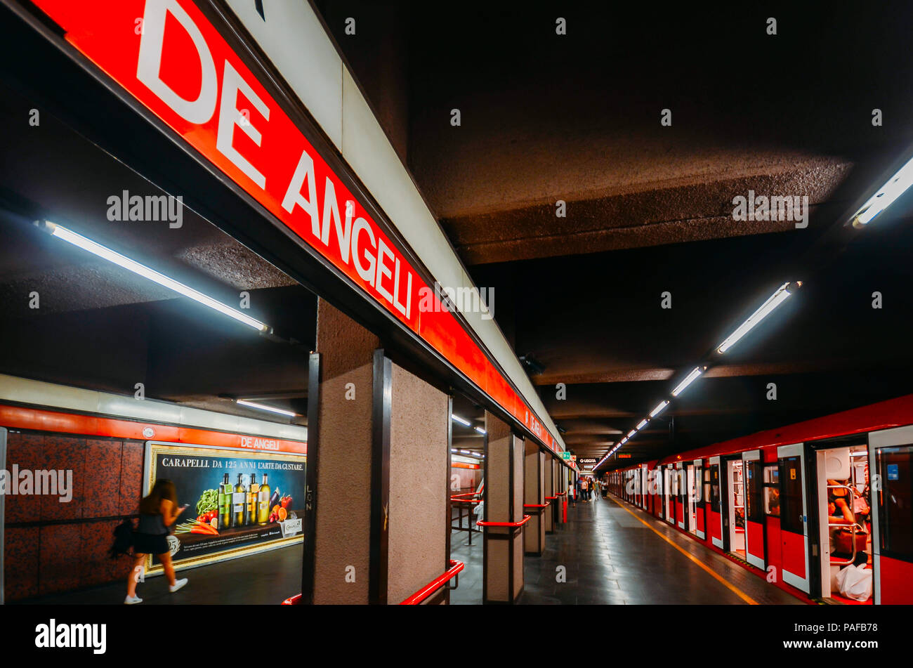 Metro de milan hi-res stock photography and images - Alamy