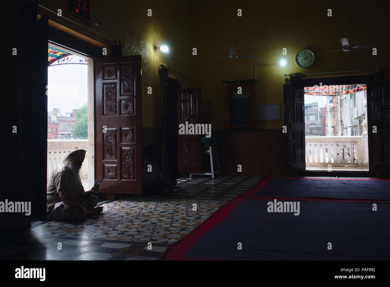 Sarovars hi-res stock photography and images - Alamy