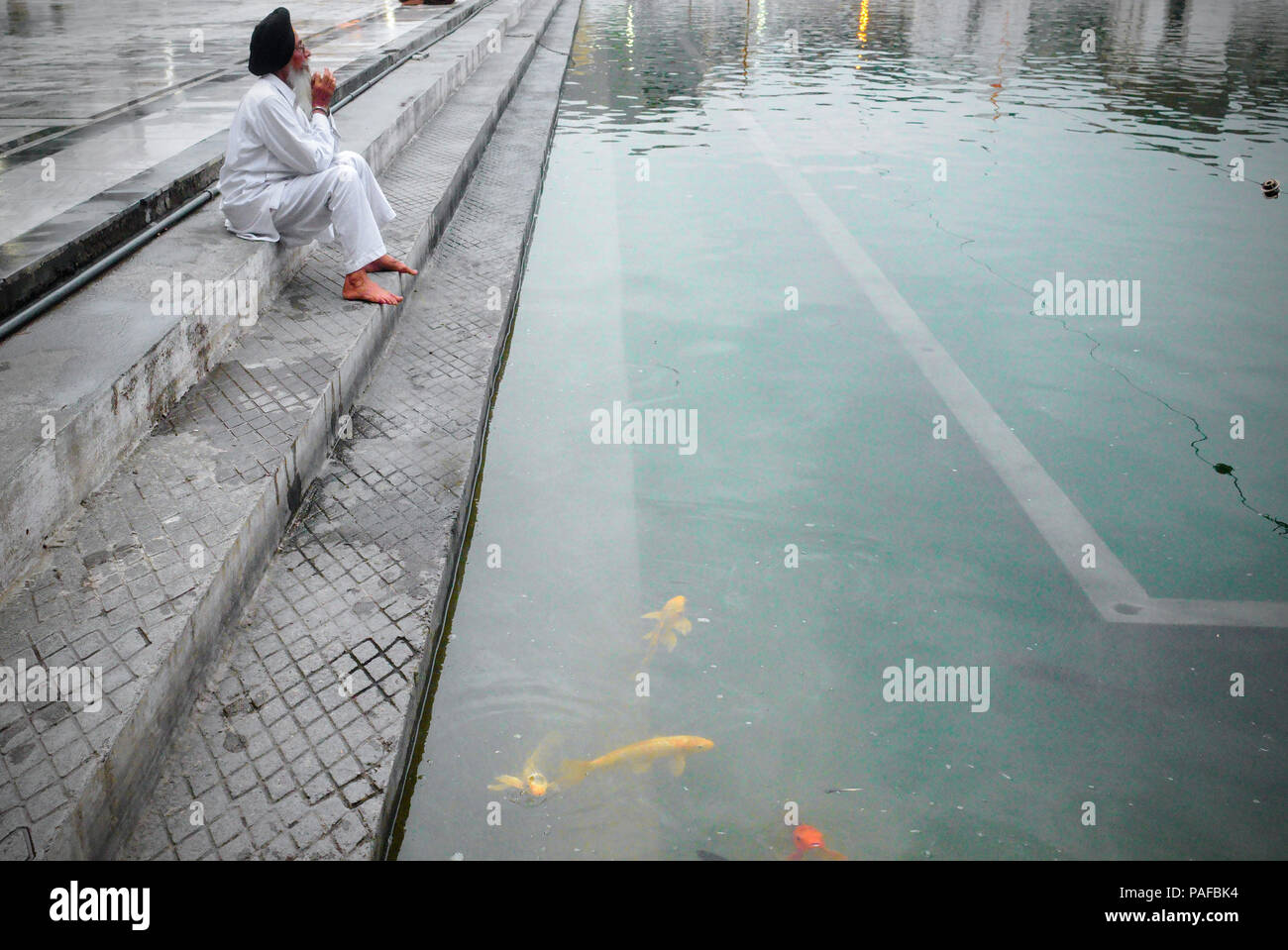 Sarovars hi-res stock photography and images - Alamy