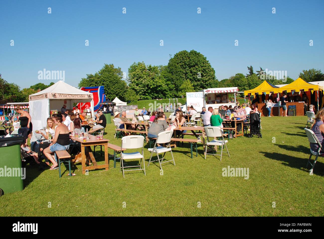 Event food stands hi-res stock photography and images - Alamy