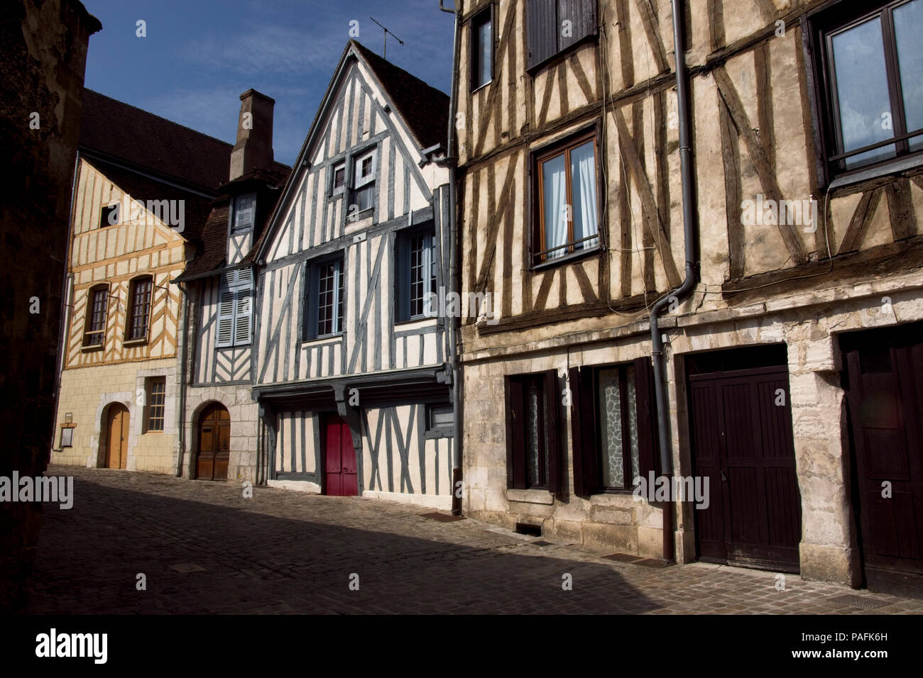 Timber framed medieval houses Stock Photo - Alamy