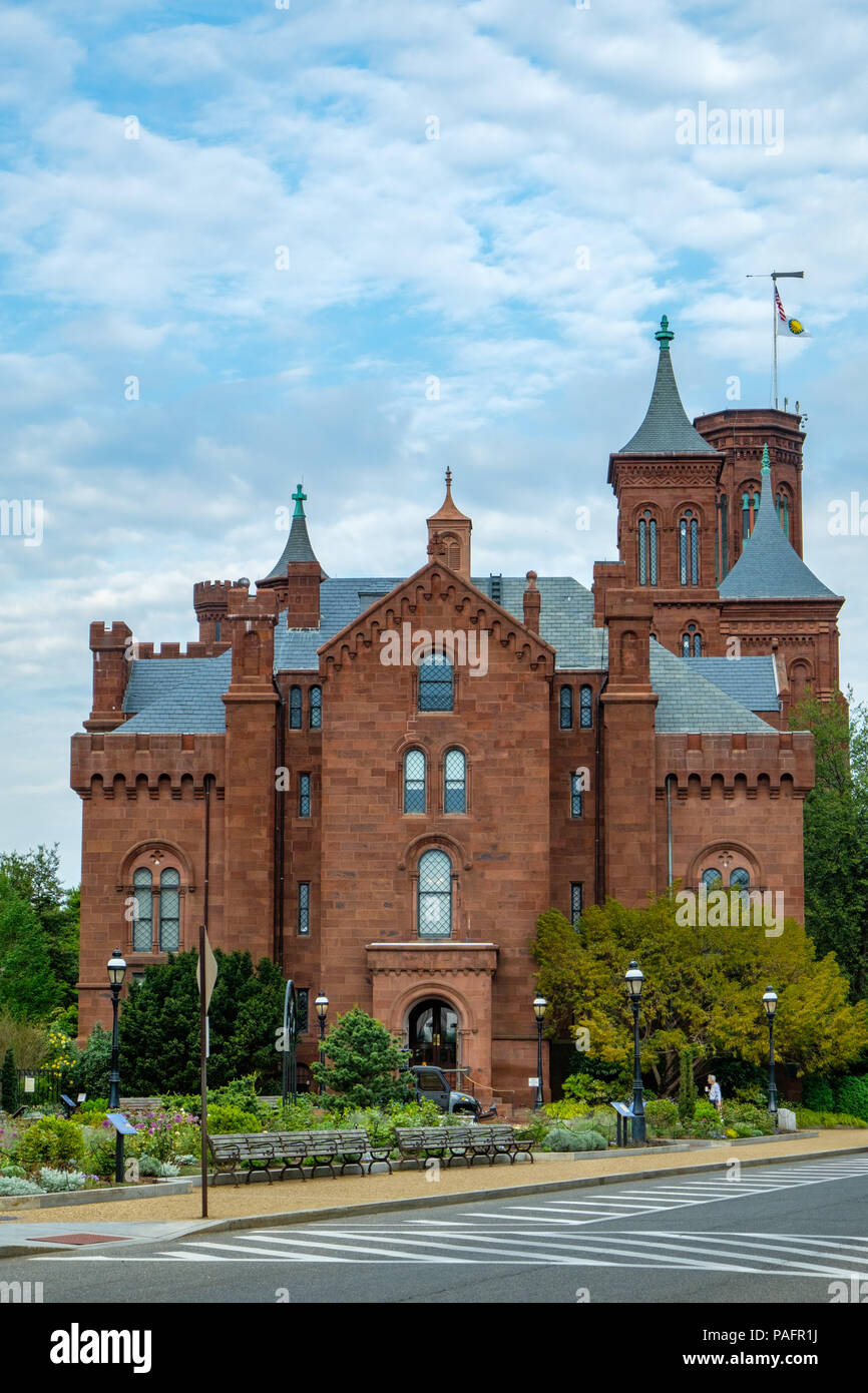 Smithsonian Institution Building, Smithsonian Museum, 900 Jefferson ...