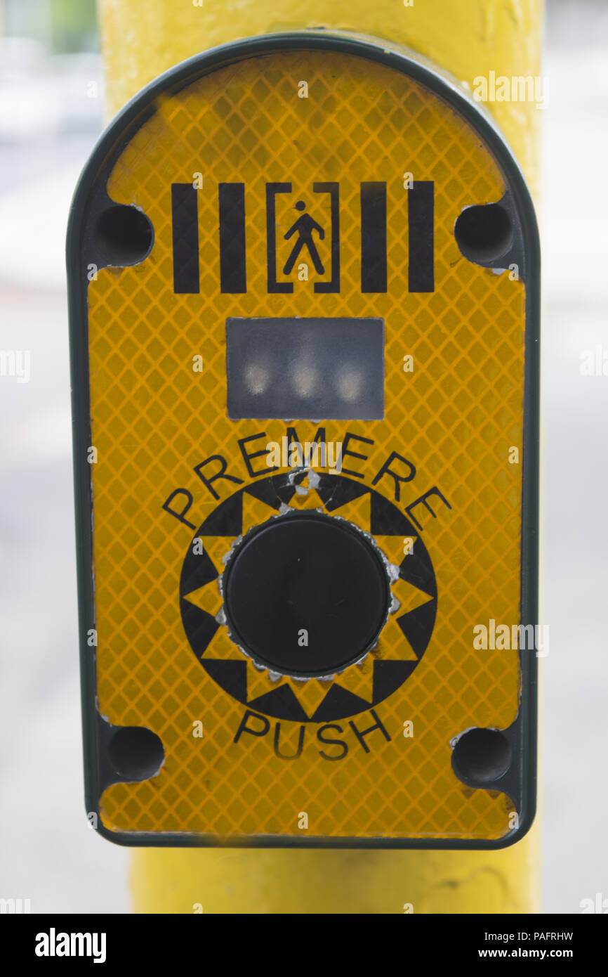 Push button pedestrian traffic light hi-res stock photography and ...