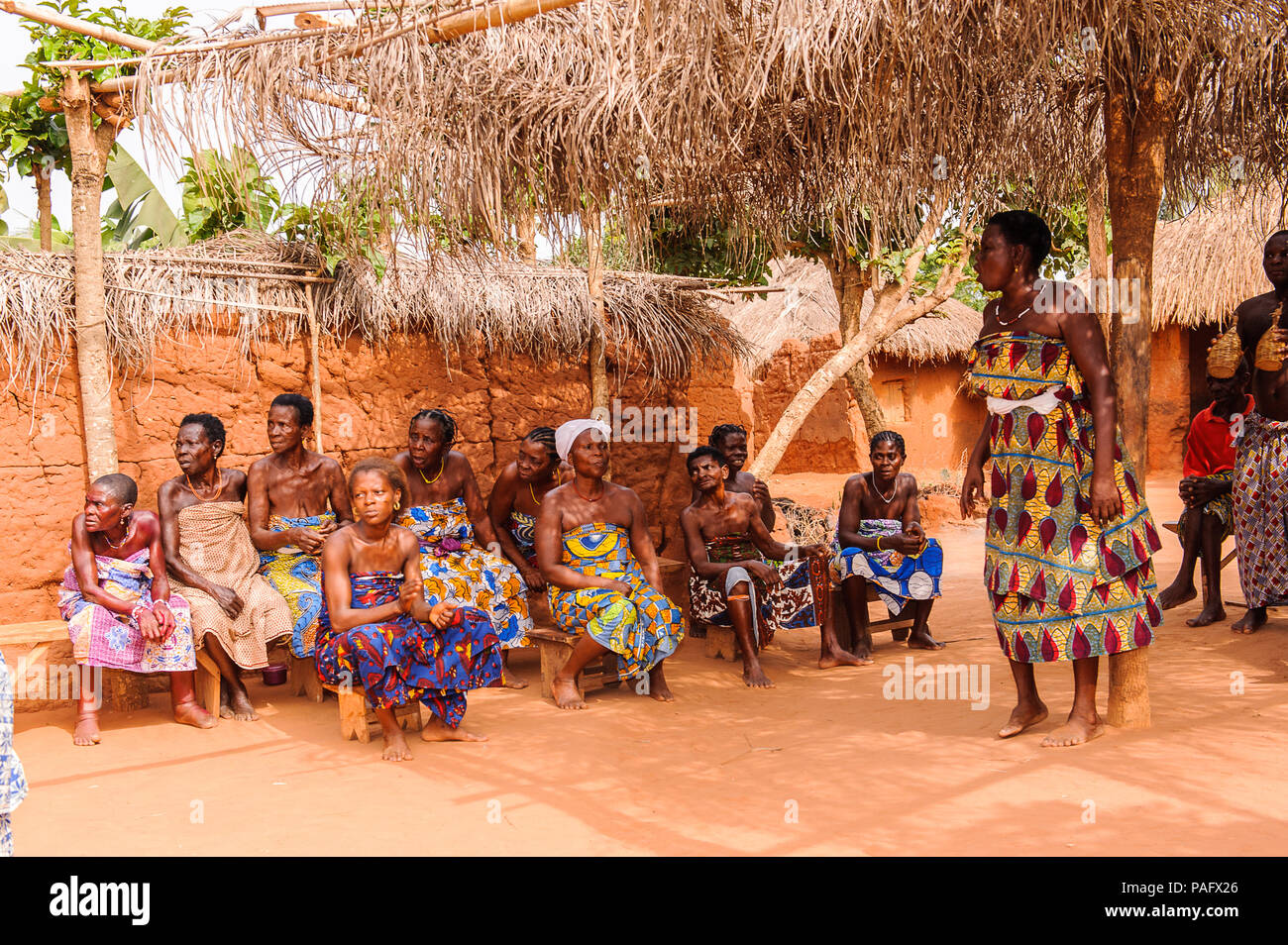 Nigerian dance group hi-res stock photography and images - Alamy