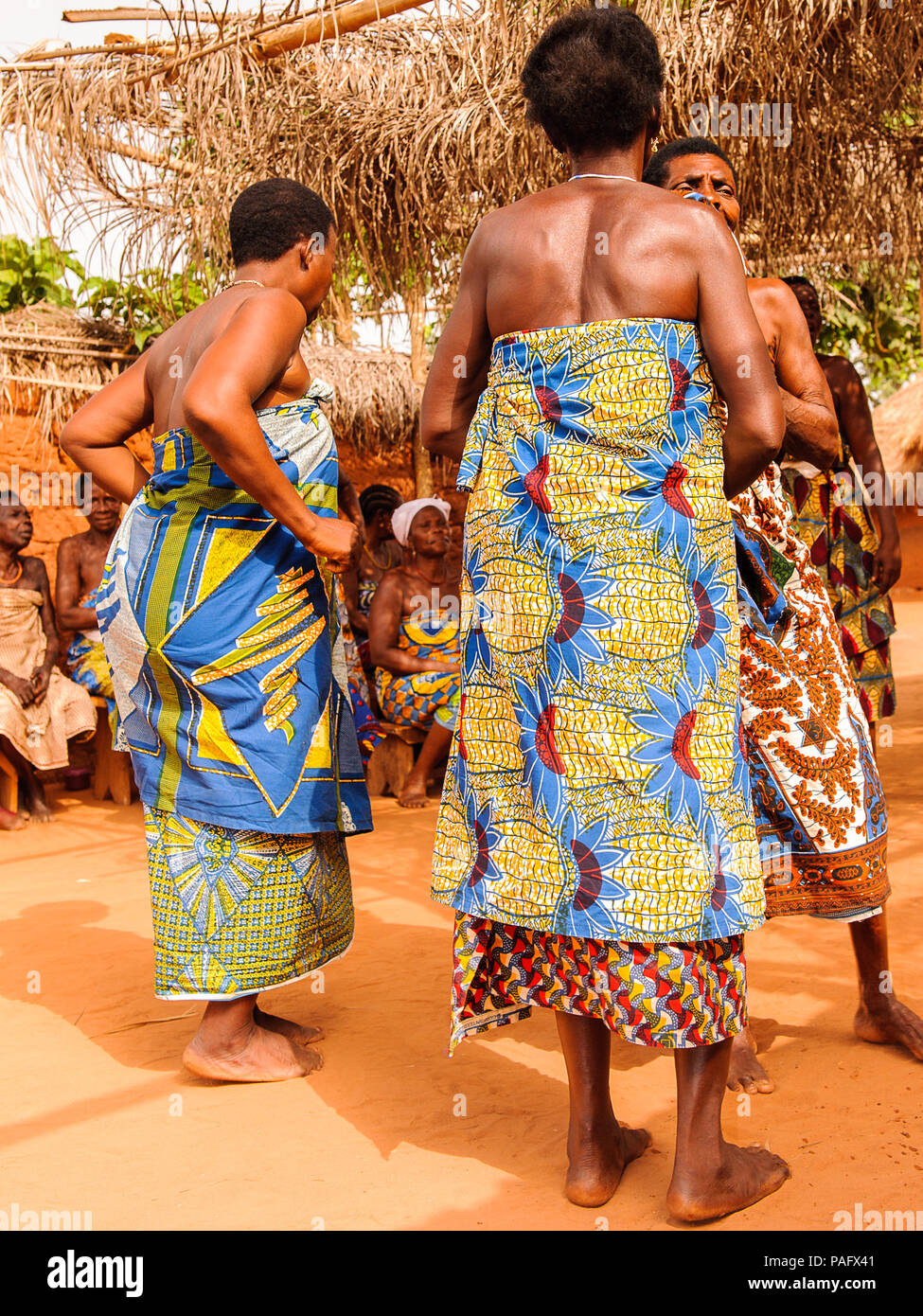 Nigerian people in tribal dress hi-res stock photography and images - Alamy