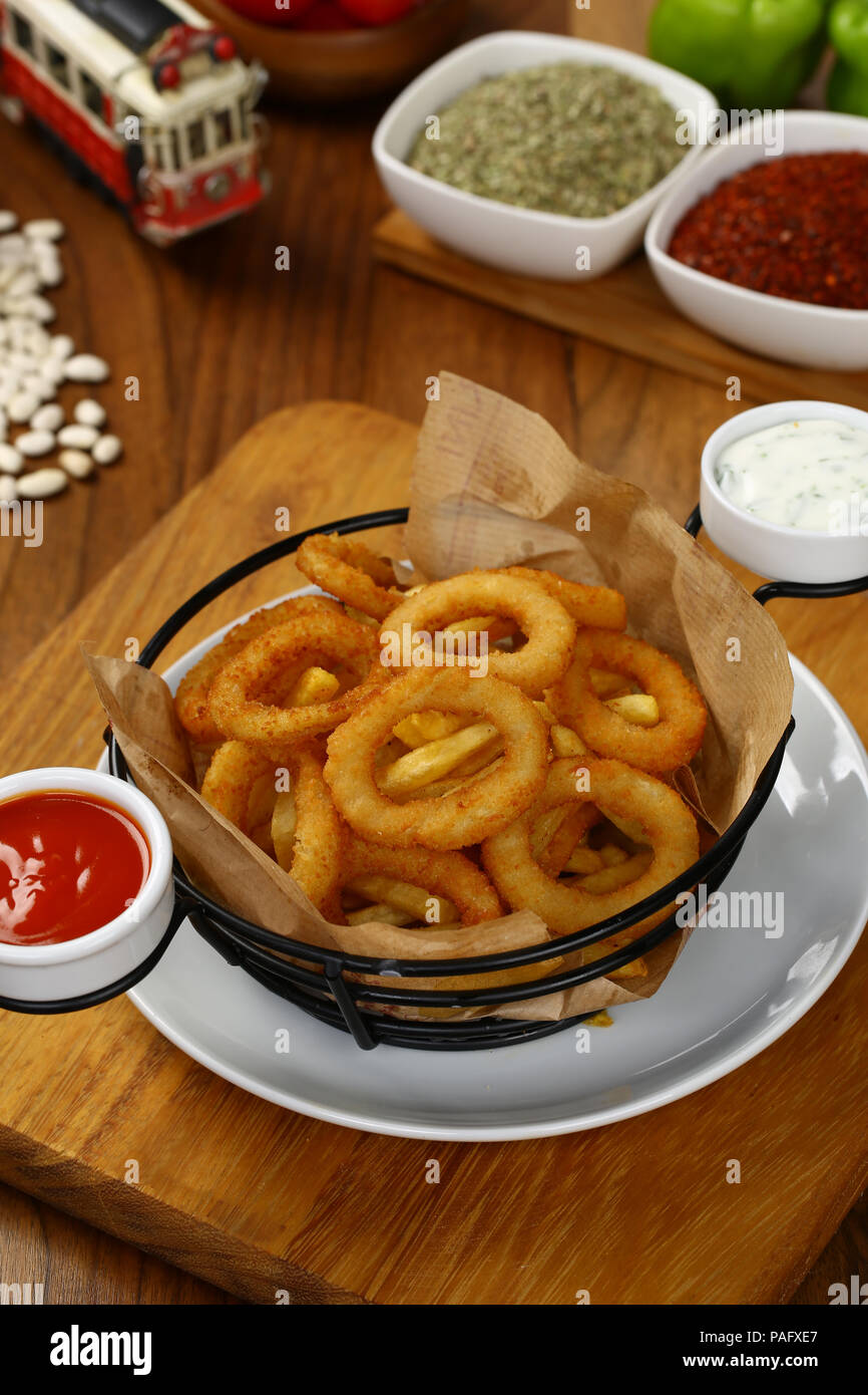 Crisp golden onion rings hi-res stock photography and images - Alamy