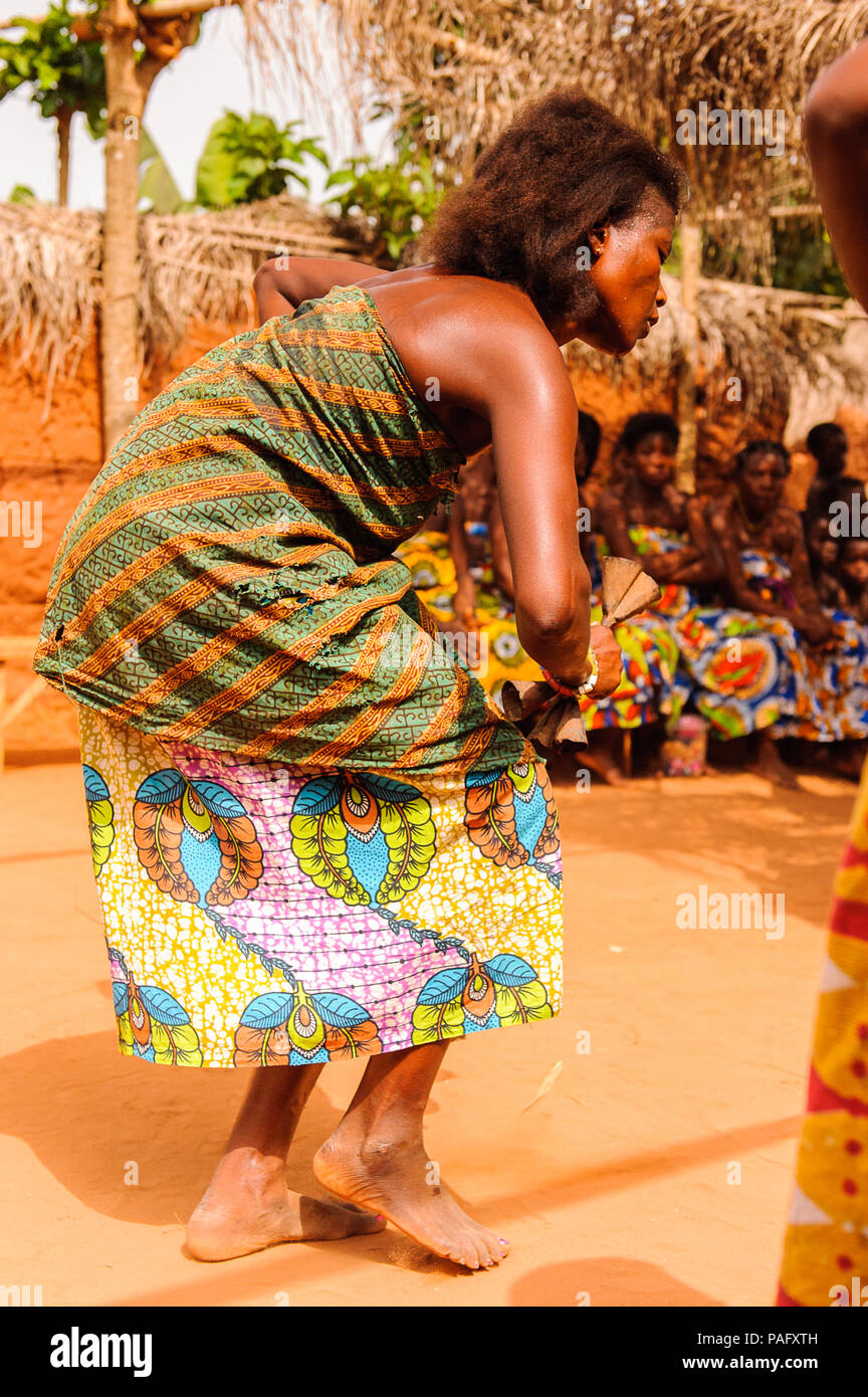 Zambia traditional dance hi-res stock photography and images - Alamy