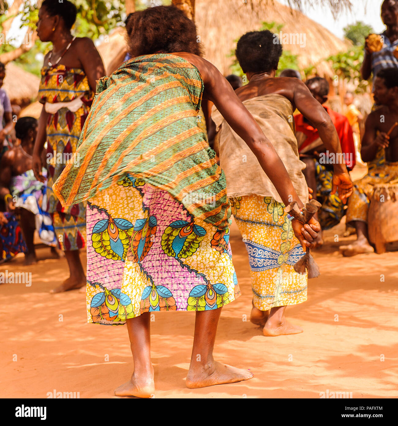 Zambia traditional dance hi-res stock photography and images - Alamy