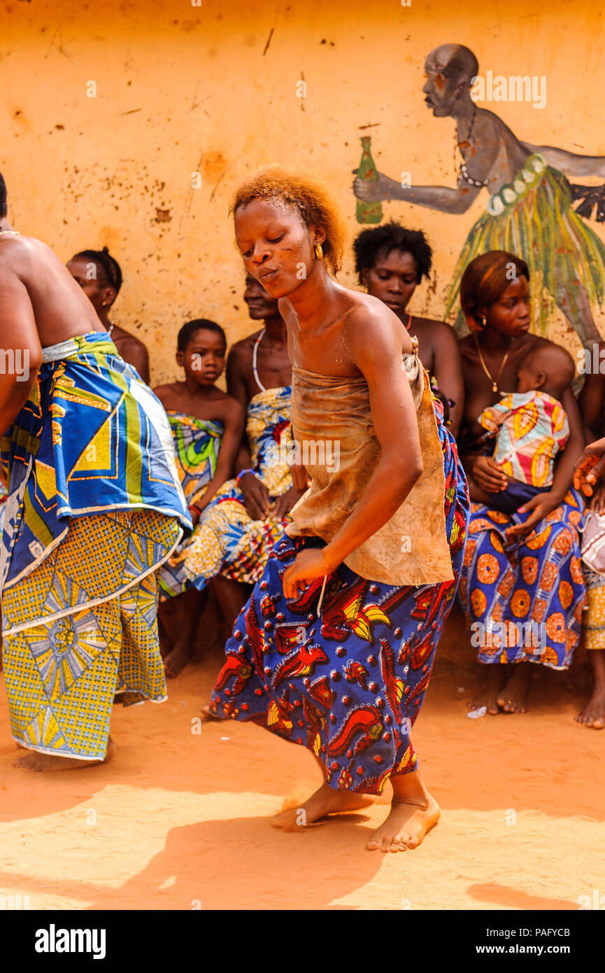 KARA, TOGO - MAR 11, 2012: Unidentified Togolese woman in a traditional ...