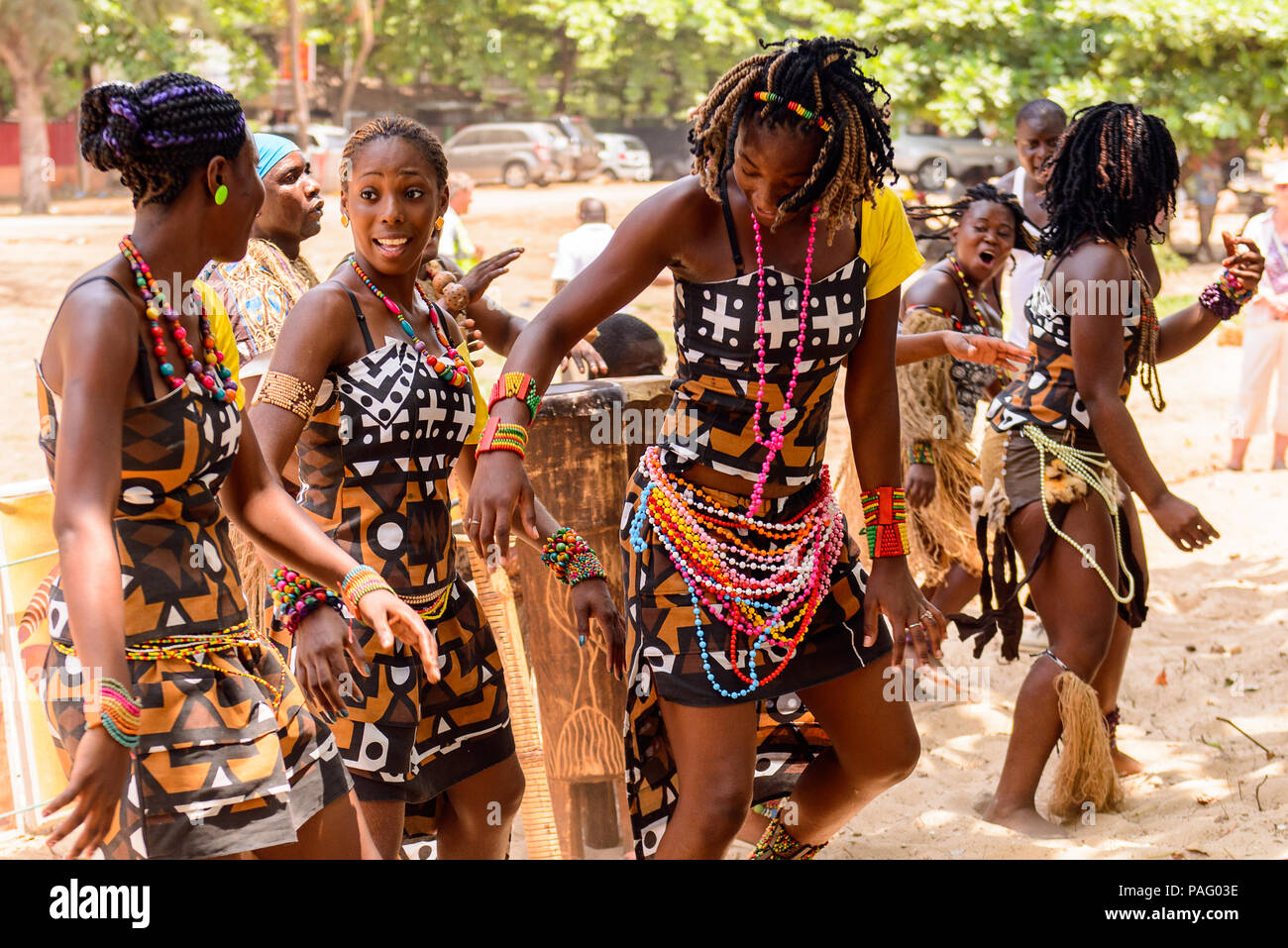 ANGOLA, LUANDA - MARCH 4, 2013: Group of the Angolan women improvise a ...