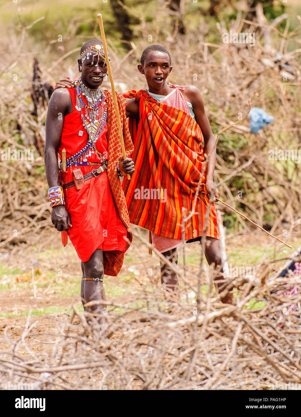 South africa tribe smiling people hi-res stock photography and images ...