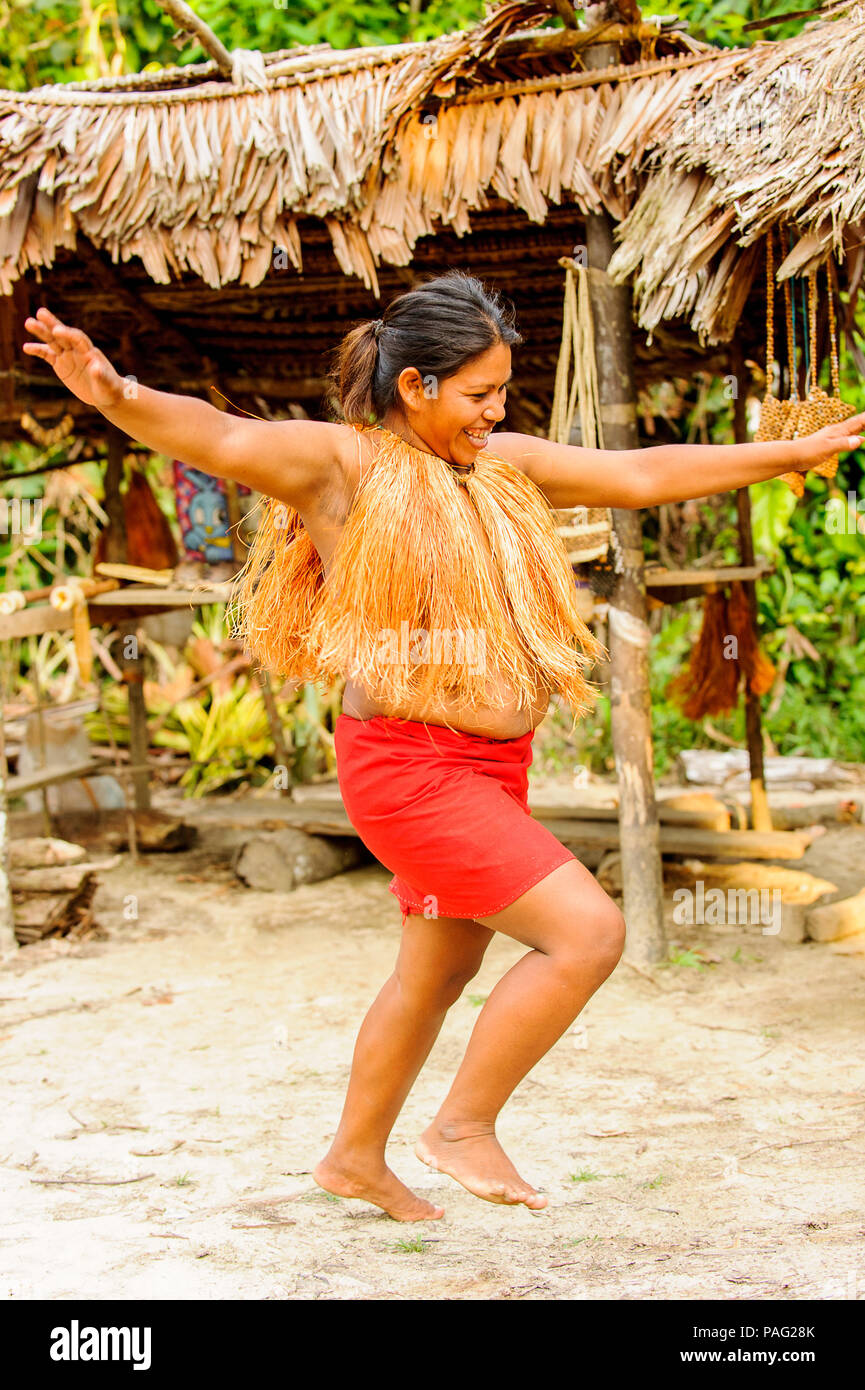 AMAZONIA, PERU - NOV 10, 2010: Unidentified Amazonian indigenous woman ...
