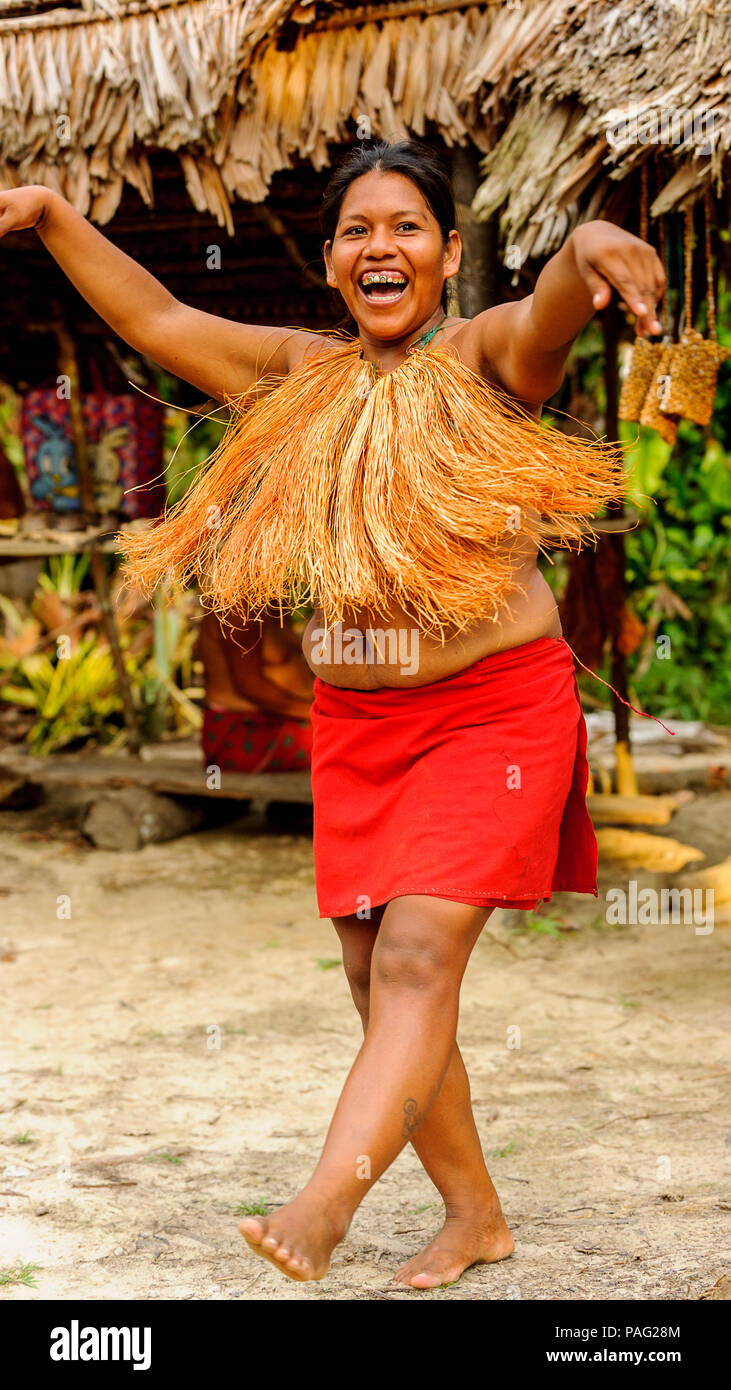AMAZONIA, PERU - NOV 10, 2010: Unidentified Amazonian indigenous woman ...