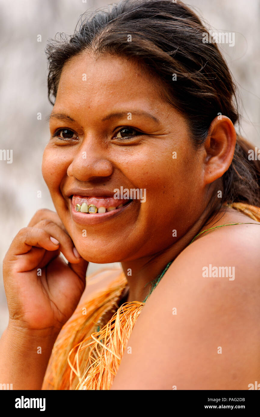 Smiling indigenous people brazil hi-res stock photography and images ...