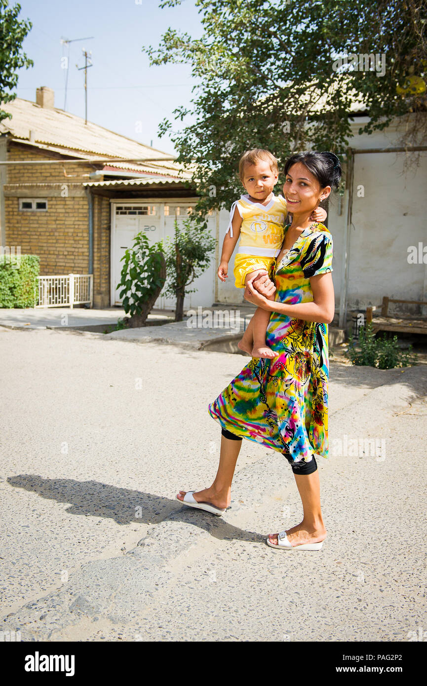 Child silk road uzbekistan hi-res stock photography and images - Alamy