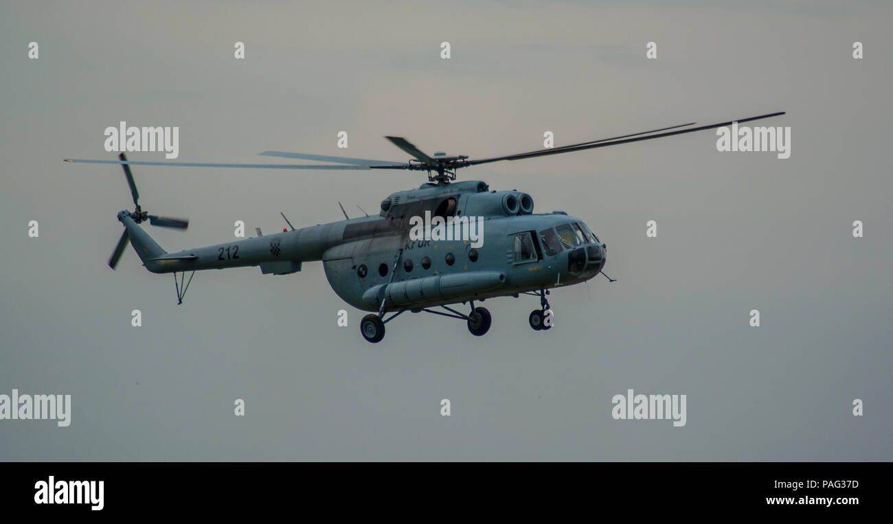 Helicopter rope suspension hi-res stock photography and images - Alamy