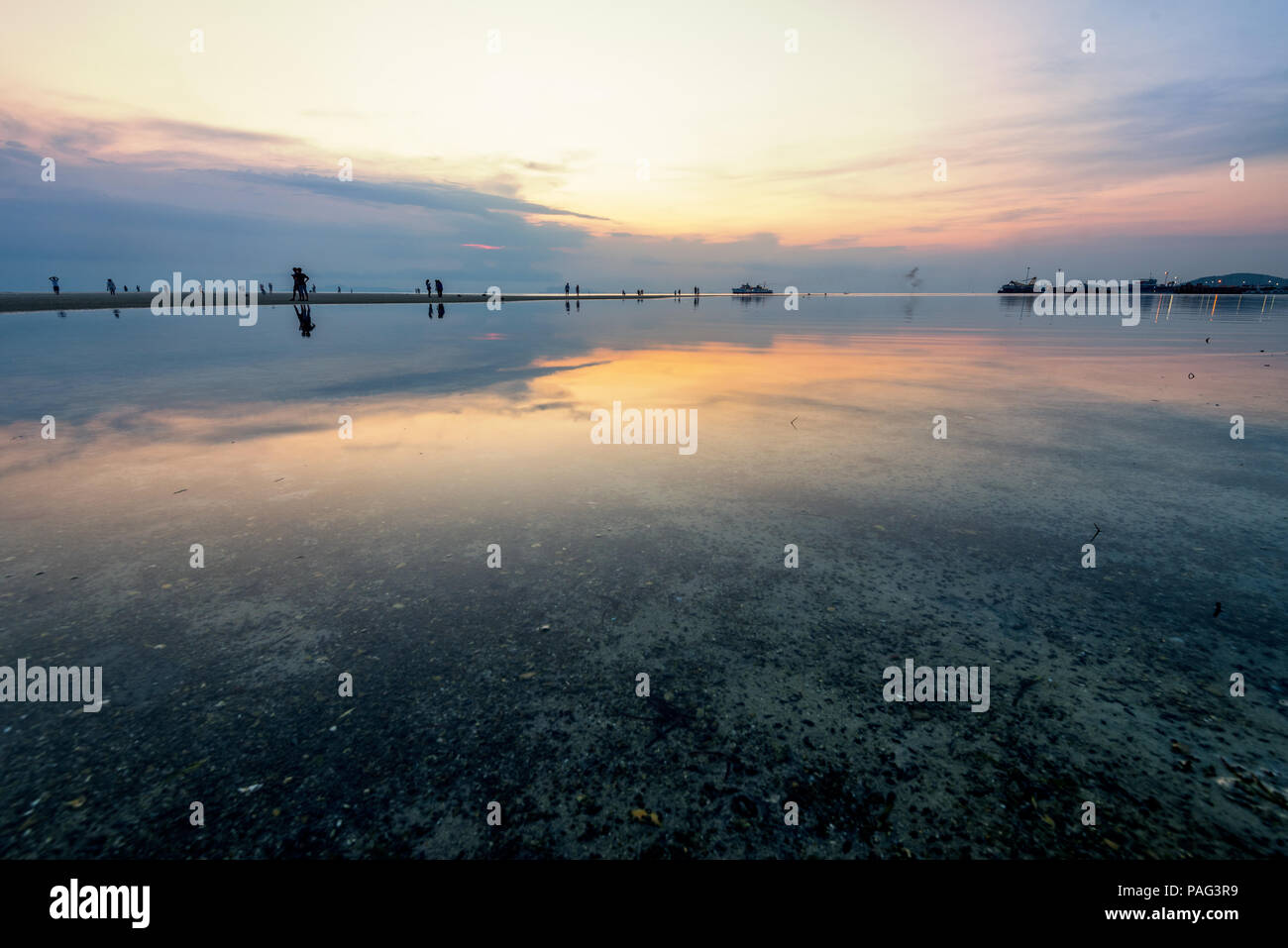 Beautiful natural landscape silhouette tourists reflection at Nathon ...