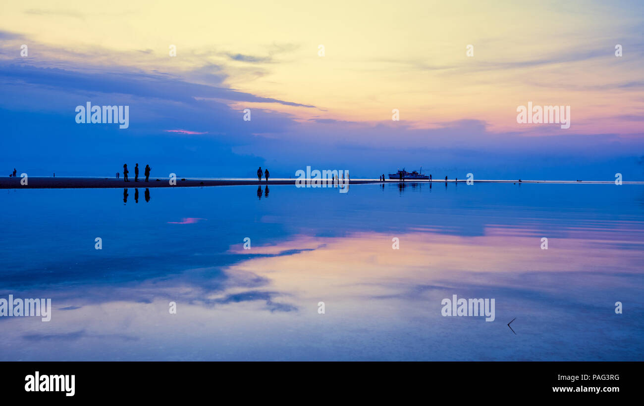 Beautiful natural landscape silhouette tourists reflection at Nathon ...