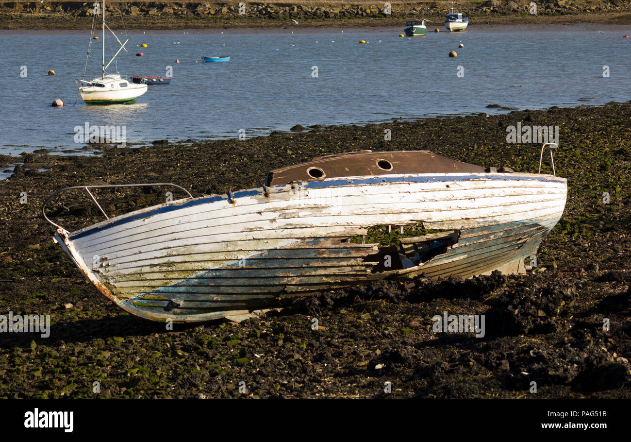 Broken ship hi-res stock photography and images - Alamy
