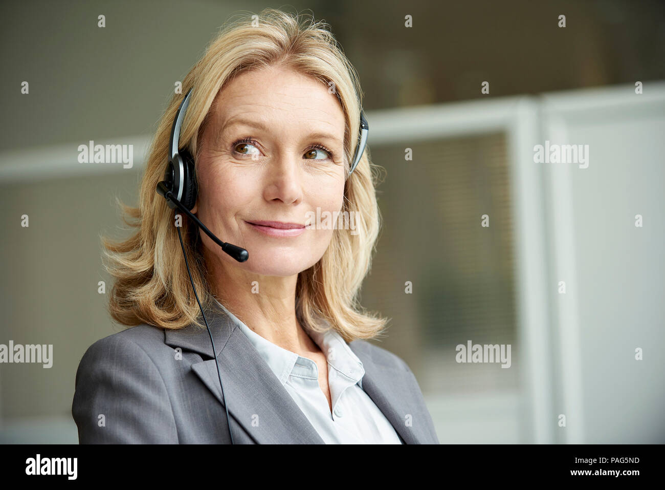 Telecaller hi-res stock photography and images - Alamy