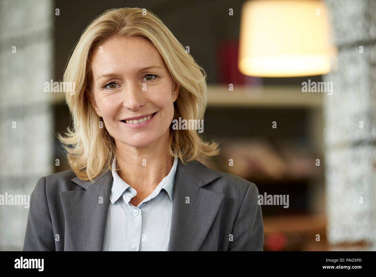 Office positive hi-res stock photography and images - Alamy