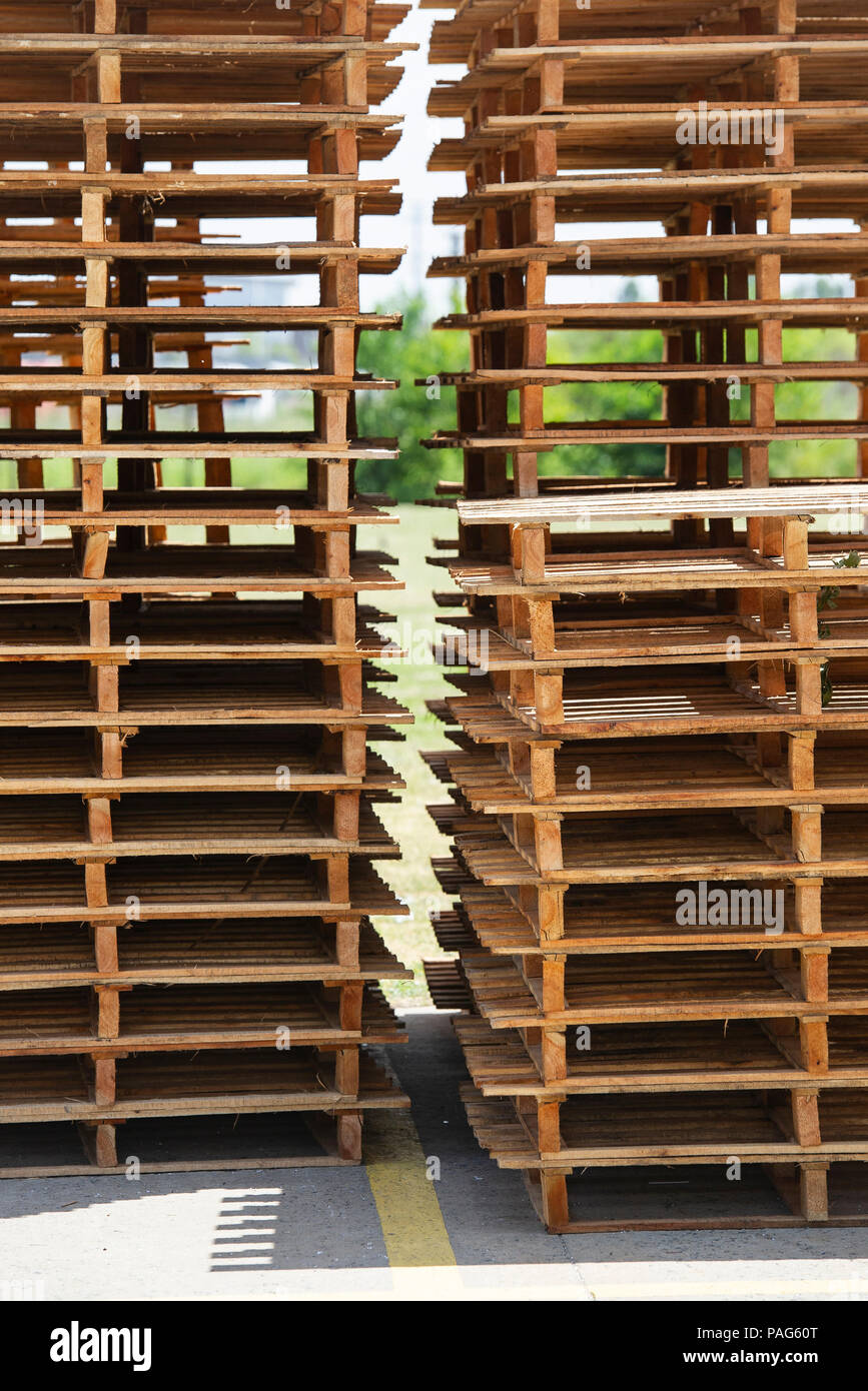 Stack of pallets Stock Photo - Alamy