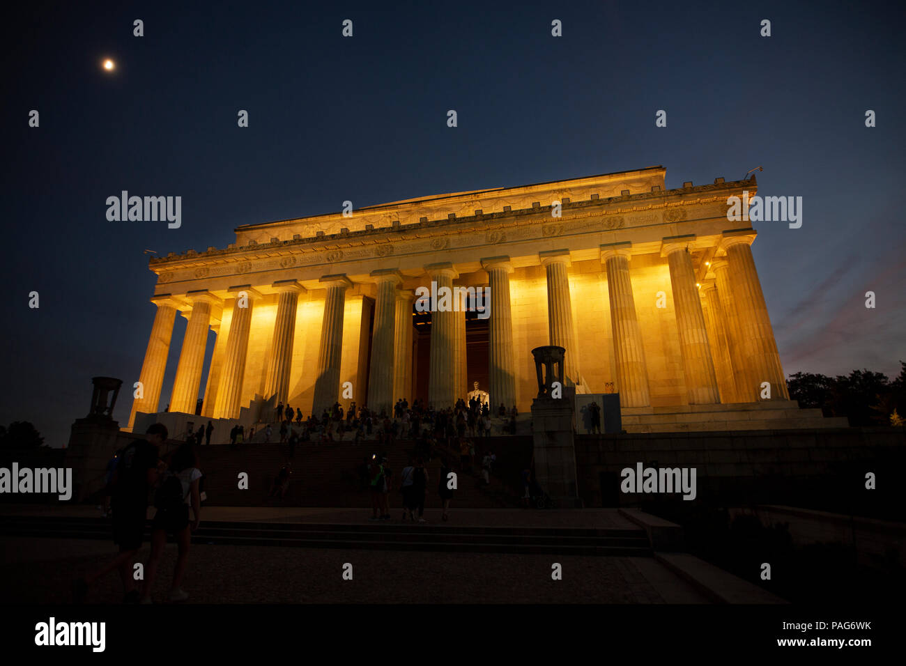 The Lincoln Memorial in Washington DC as the sun is setting in a ...