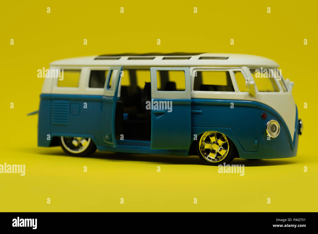 Classic mini van hi-res stock photography and images - Alamy