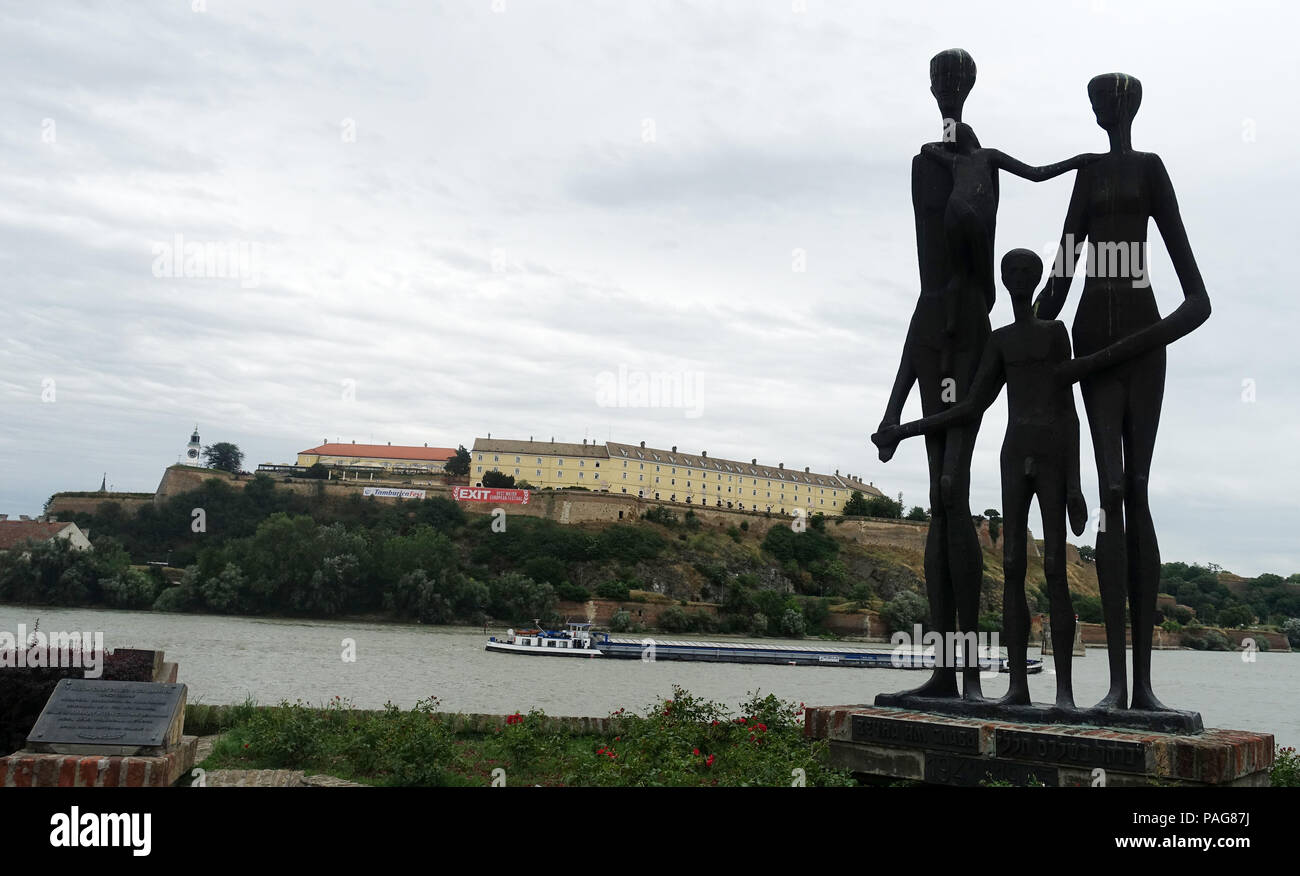 Jewish family ww2 hi-res stock photography and images - Alamy