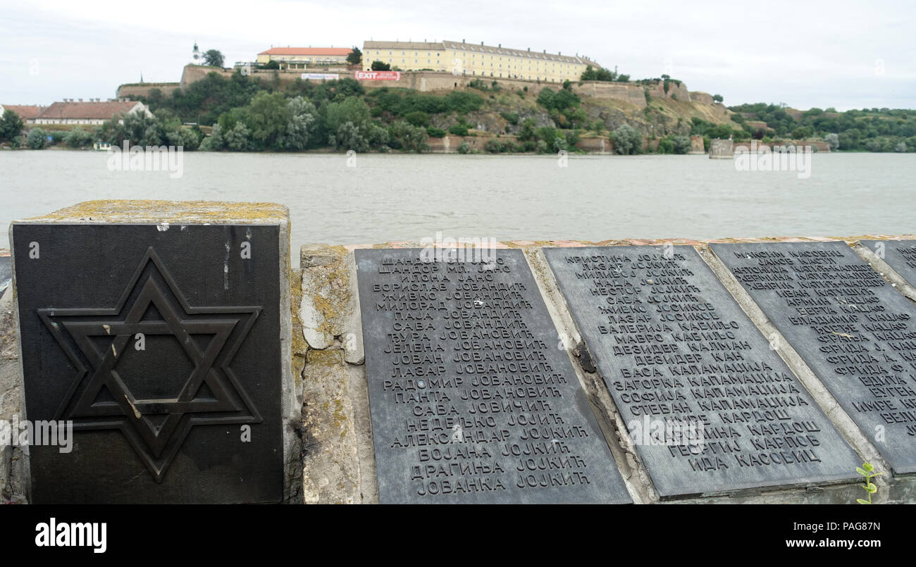 Jewish family ww2 hi-res stock photography and images - Alamy