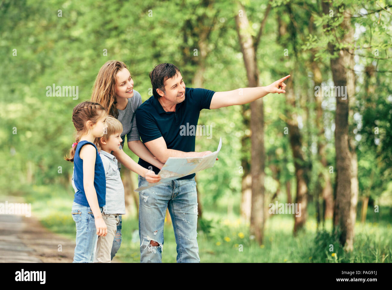 Family relationships map hi-res stock photography and images - Alamy