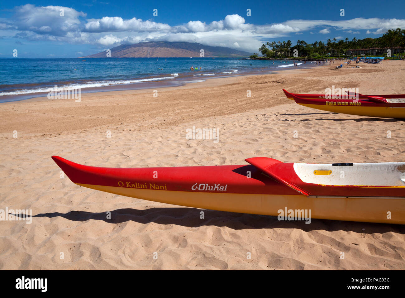 Outrigger canoes at Wailea Beach, Maui, Hawaii Stock Photo - Alamy