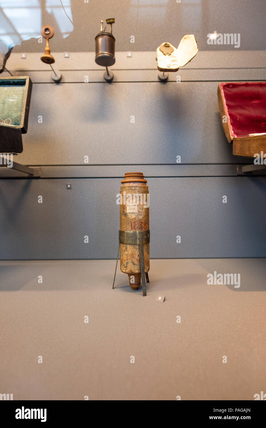 Compound microscope hi-res stock photography and images - Alamy