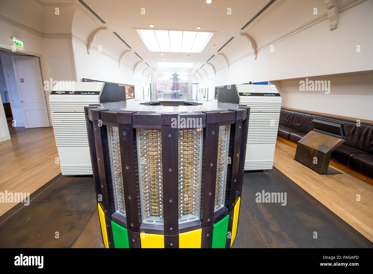 Cray 2 supercomputer hi-res stock photography and images - Alamy