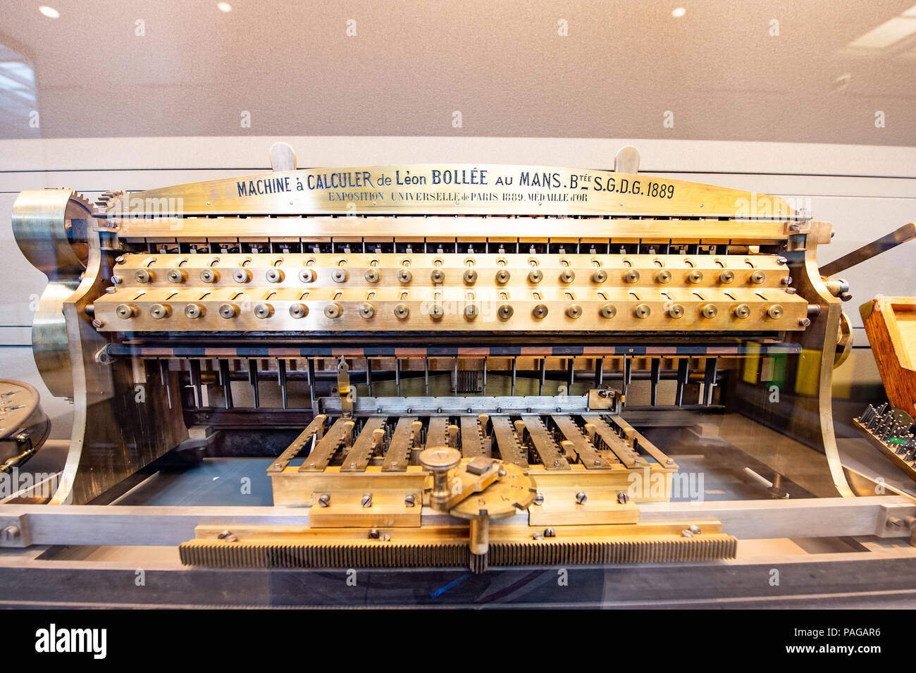 Multiplication machine by Leon Bollee, in 1889 on display at the Musée ...
