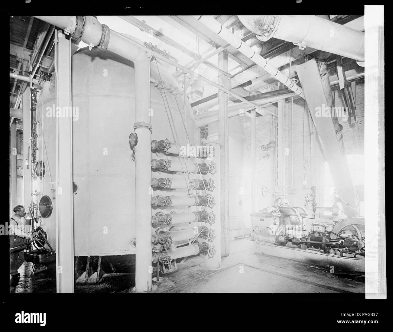 Vacuum Pan High Resolution Stock Photography and Images - Alamy