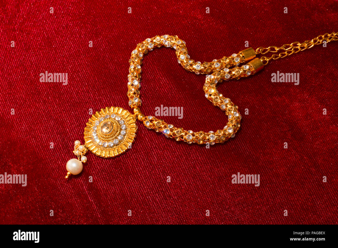 Jewelry floral background hi-res stock photography and images - Alamy