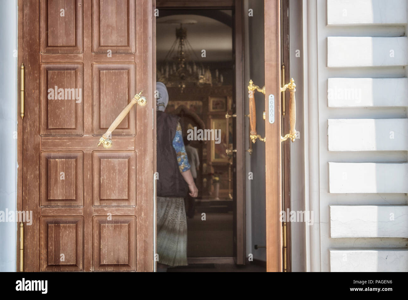 Holy cross parishioners hi-res stock photography and images - Alamy