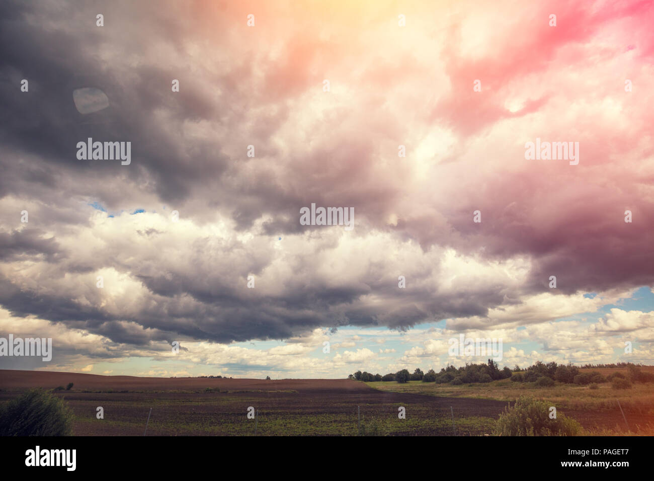 Cloudy arable hi-res stock photography and images - Alamy
